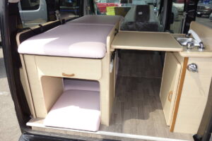 2段ベッド仕様 | 日産 NV100 GXターボ 2WD | 軽キャンパードットコム